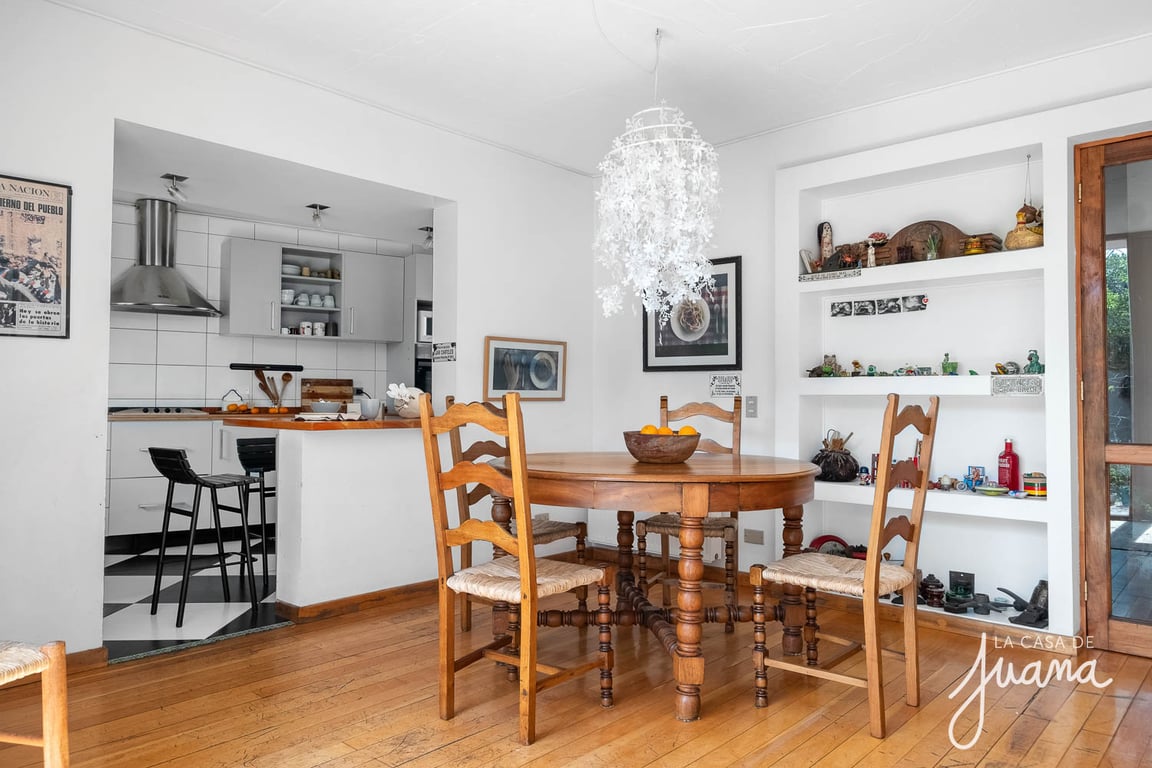 ¡Se vende en Las Condes! Casa La Rabida - La Casa de Juana